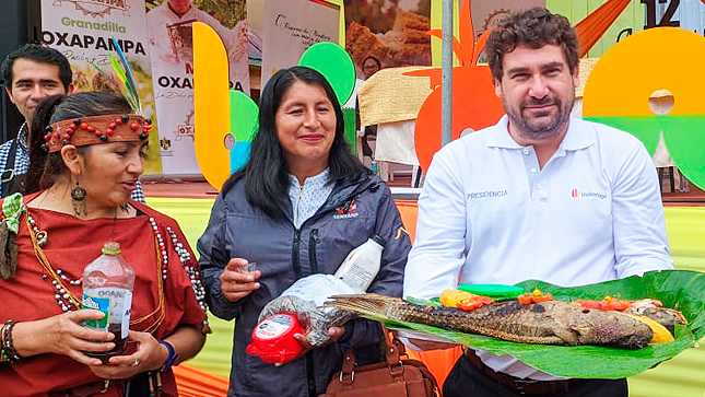 Presidente del Indecopi entregó marcas de certificación a Municipalidad ... Presidente del Indecopi entregó marcas de certificación a Municipalidad ...