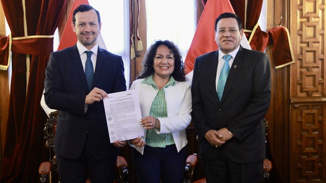 Ceplan y el Congreso de la República firman convenio para fomentar el ... Ceplan y el Congreso de la República firman convenio para fomentar el ...